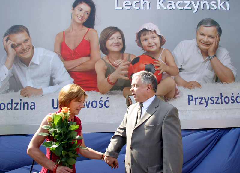 W 11. rocznicę pogrzebu Lecha i Marii Kaczyńskich msza św. w katedrze ...