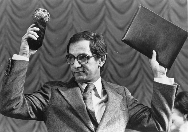 80 lat temu urodził się Krzysztof Kieślowski. Był myślicielem który ...