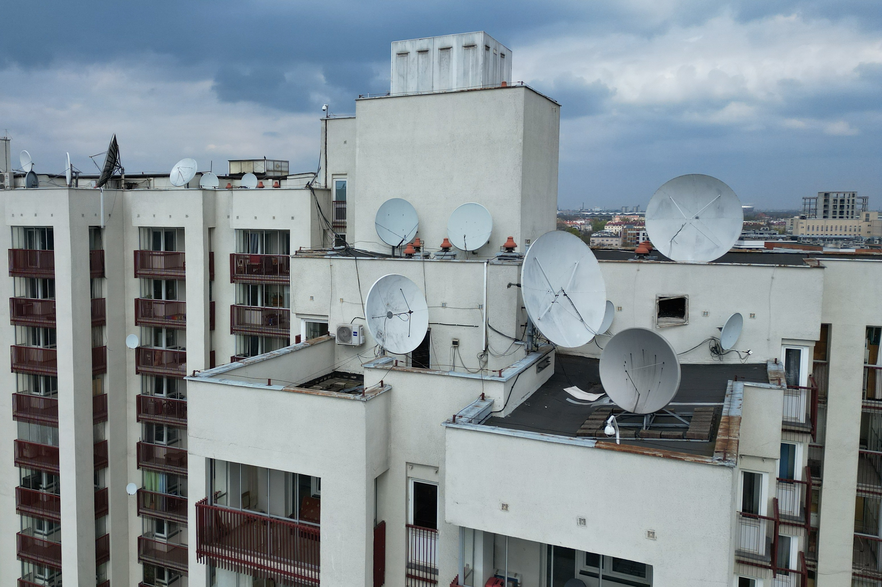 Blisko 200 anten podsłuchowych w ambasadach Rosji w Europie. Wśród nich Warszawa [ZDJĘCIA ...