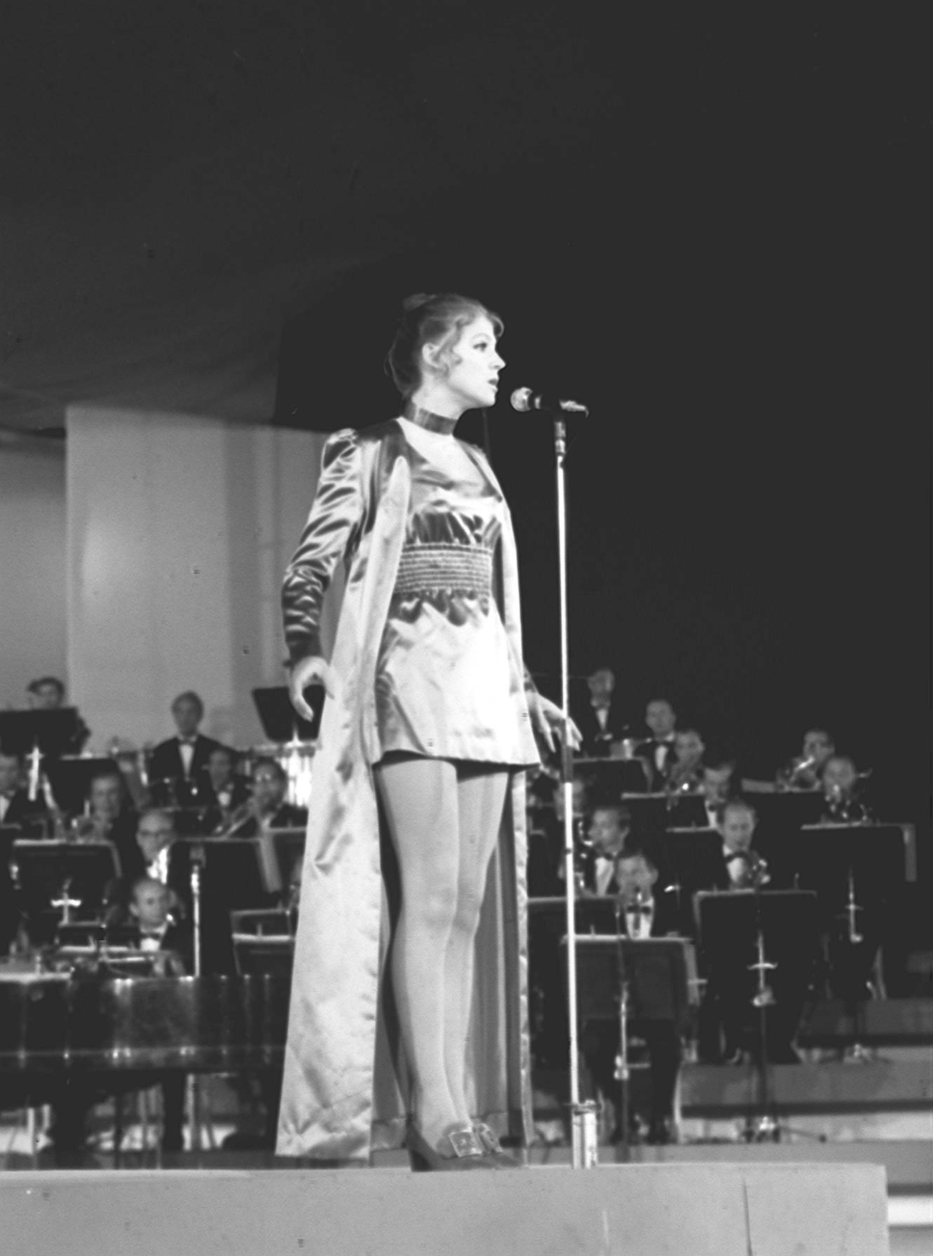 Polska gwiazda wyprzedziła Madonnę i jej gorset z trójkątnymi ...