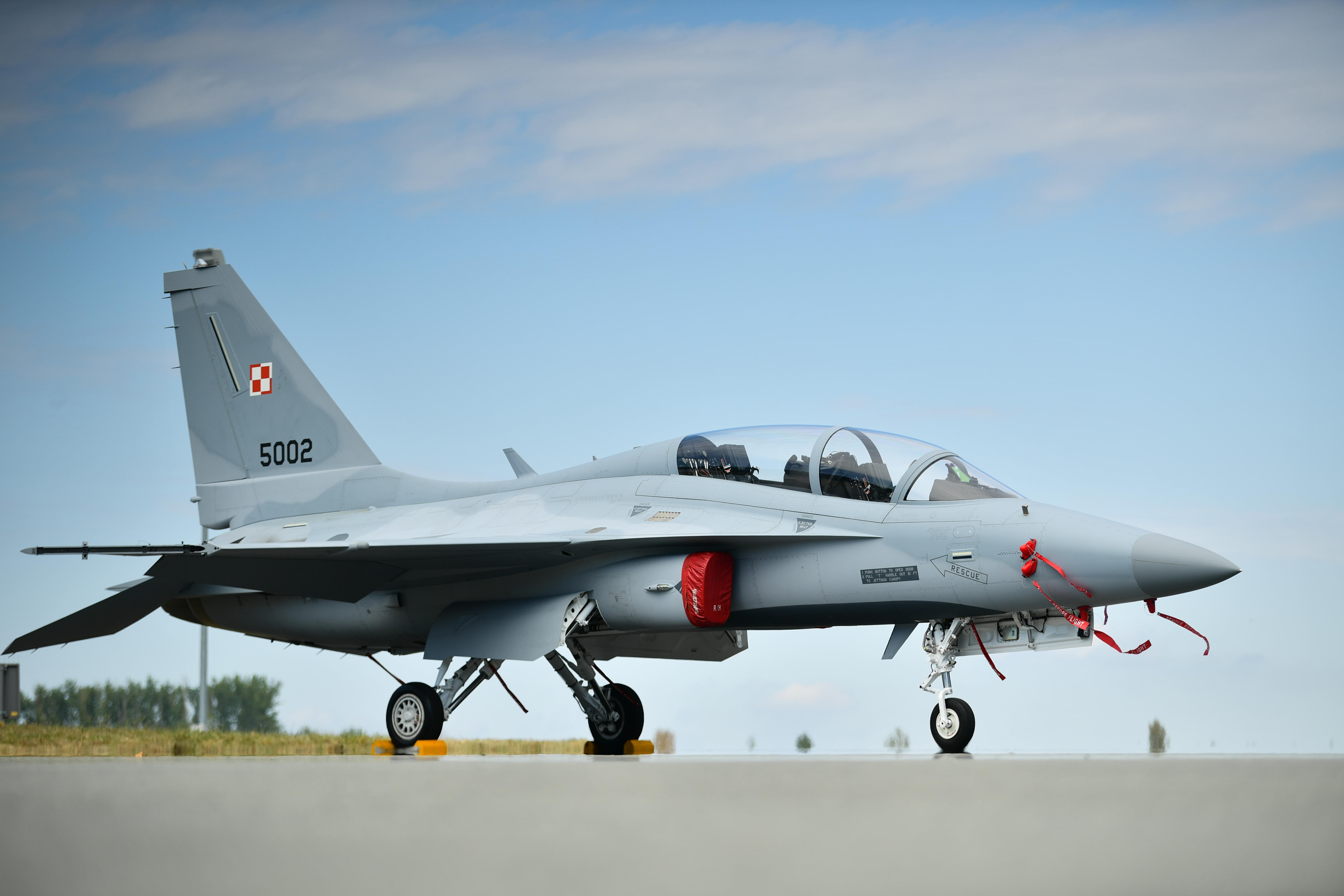 10 samolotów FA-50 w Polsce do końca roku. Szef MON: konsekwentnie zwiększamy siłę polskich Sił ...